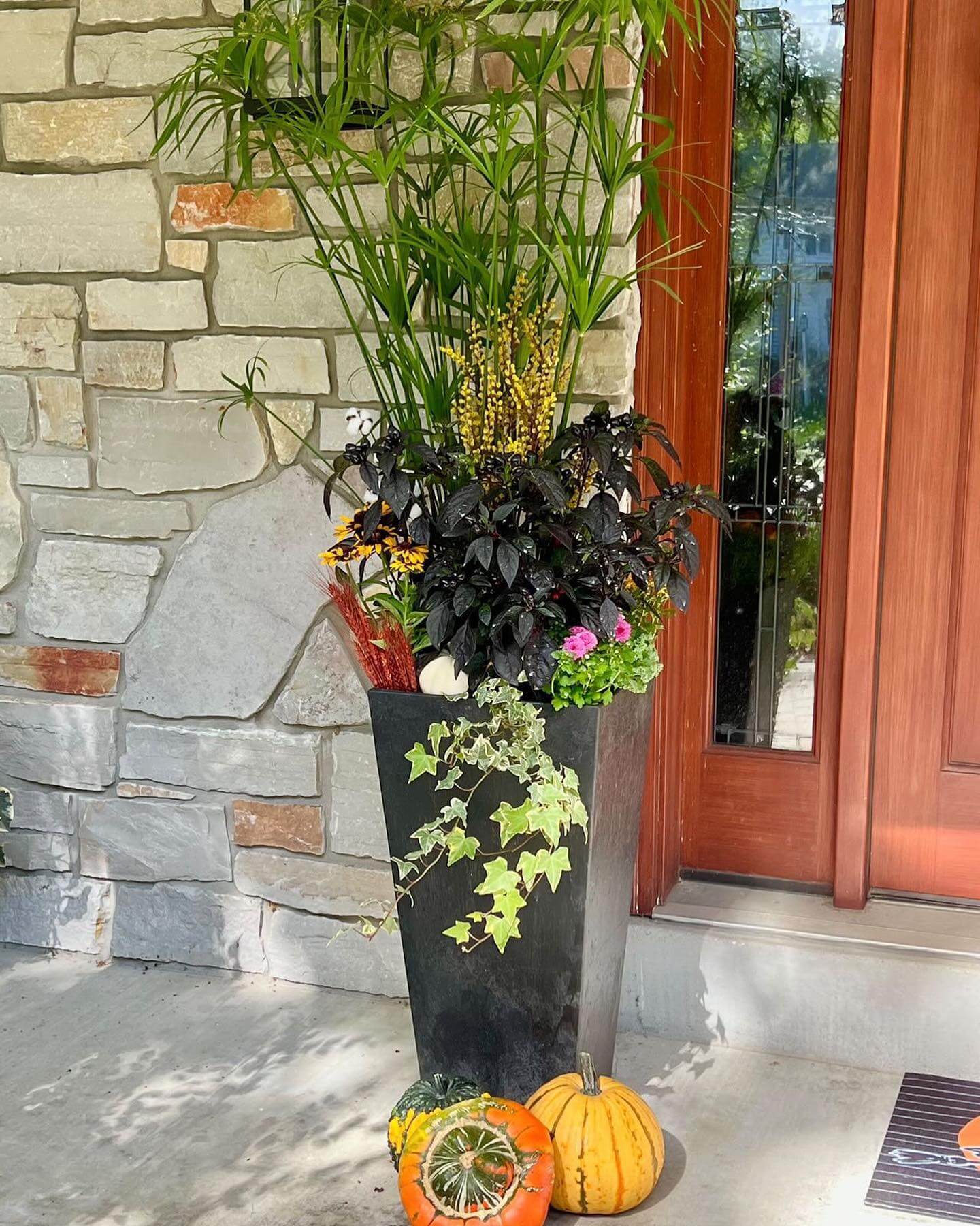 Thanksgiving Porch Decor Ideas To Welcome Fall