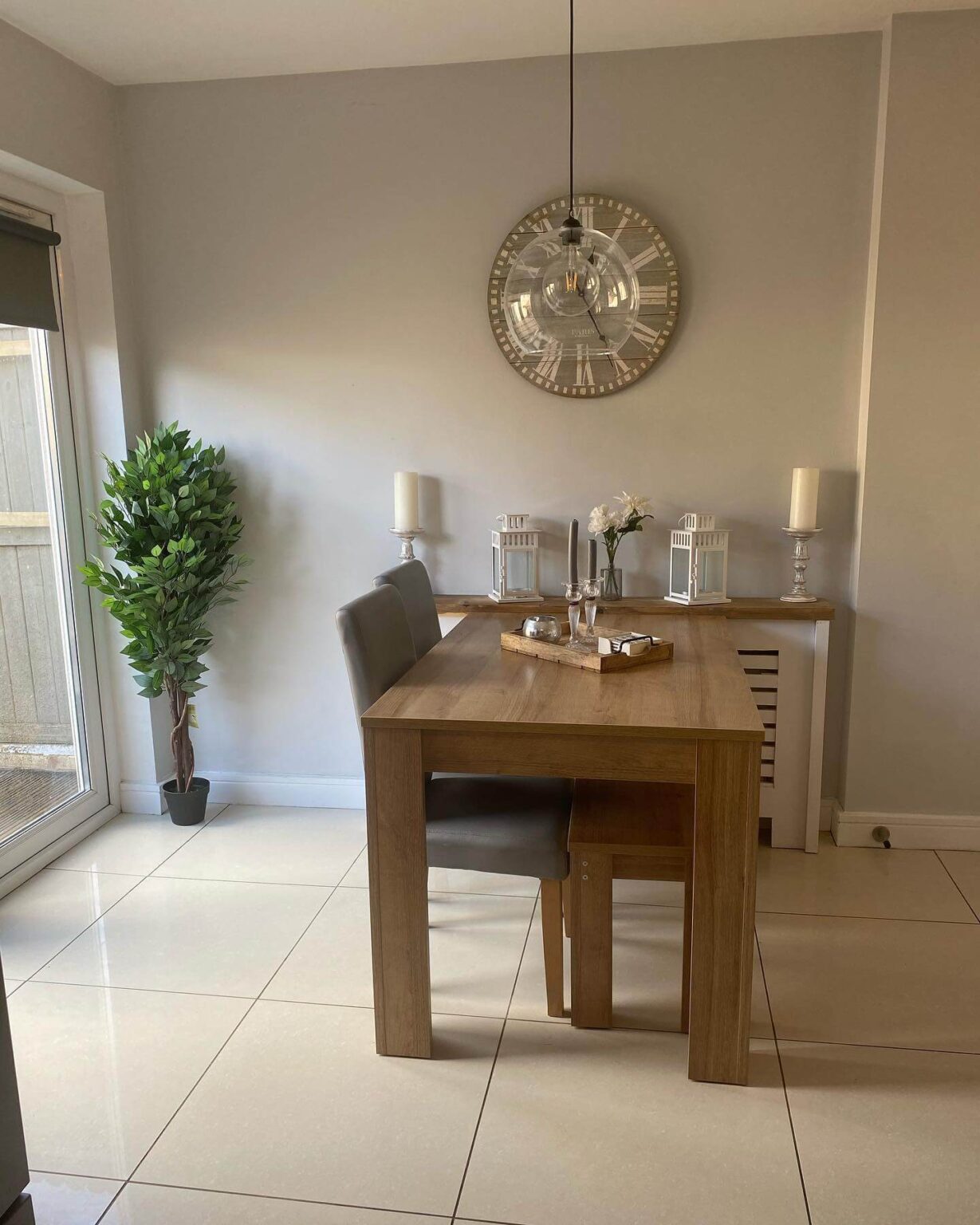 Space-Saving Small Dining Room Ideas