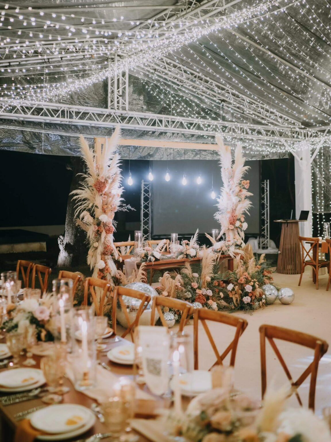 Effortlessly Chic Boho Wedding Ideas For A Free-Spirited Celebration