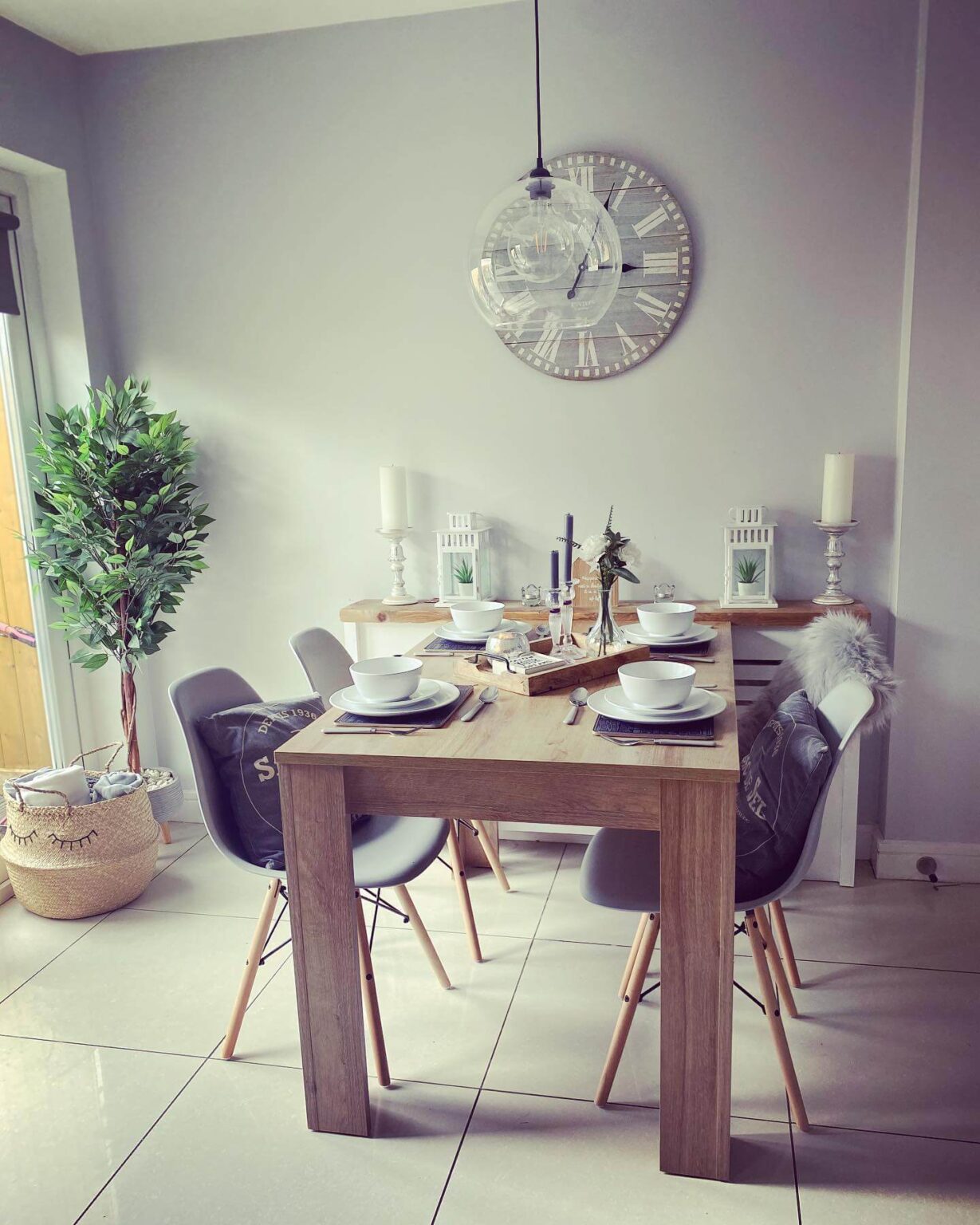 Space-Saving Small Dining Room Ideas